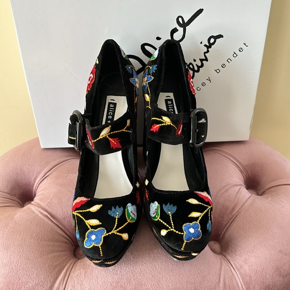 Alice + Olivia | Shoes | Stunning Alice Olivia Embroidered Platform ...
